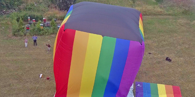 islamische Pilgerstätte. Mekka aufblasbar für 200 Mio. LGBT Muslime